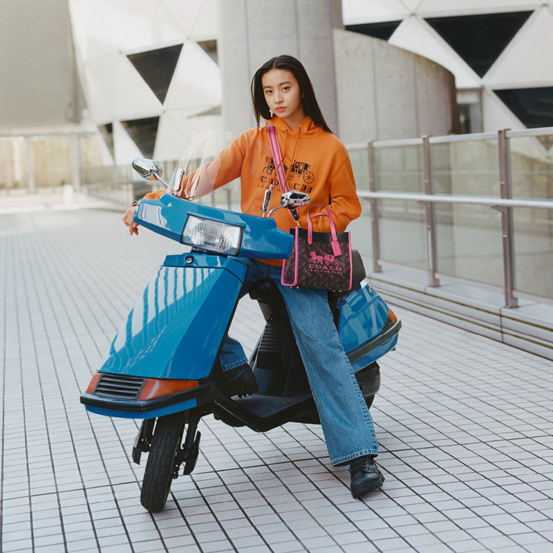 COACH INTRODUCES SPRING 2022 WITH HORSE AND CARRIAGE CAMPAIGN “THAT’S ...